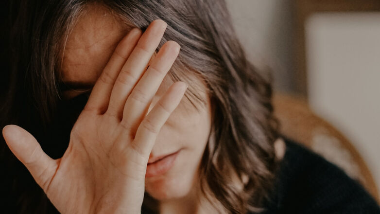 6 tekenen dat je emotioneel niet beschikbaar bent - Trendalert