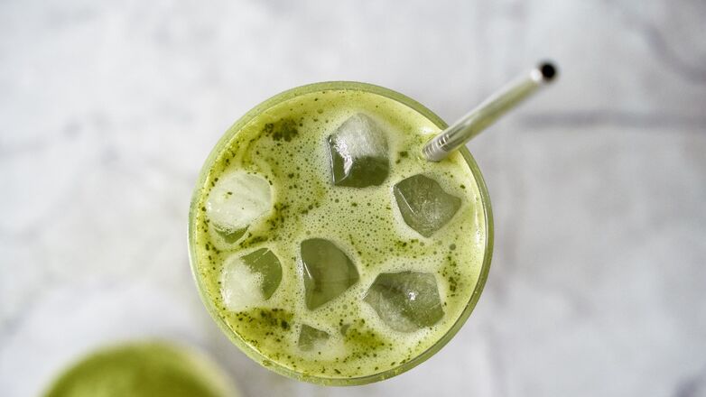 Deze Matcha Mocktail wil je nu nog proberen - Trendalert